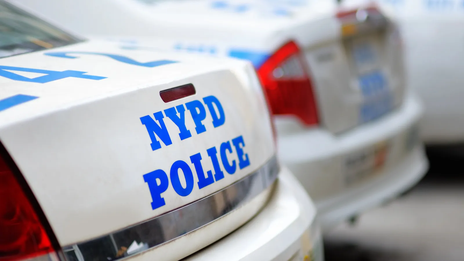 Manhattan Knicks watch party erupts in brawls, police deploy pepper ...